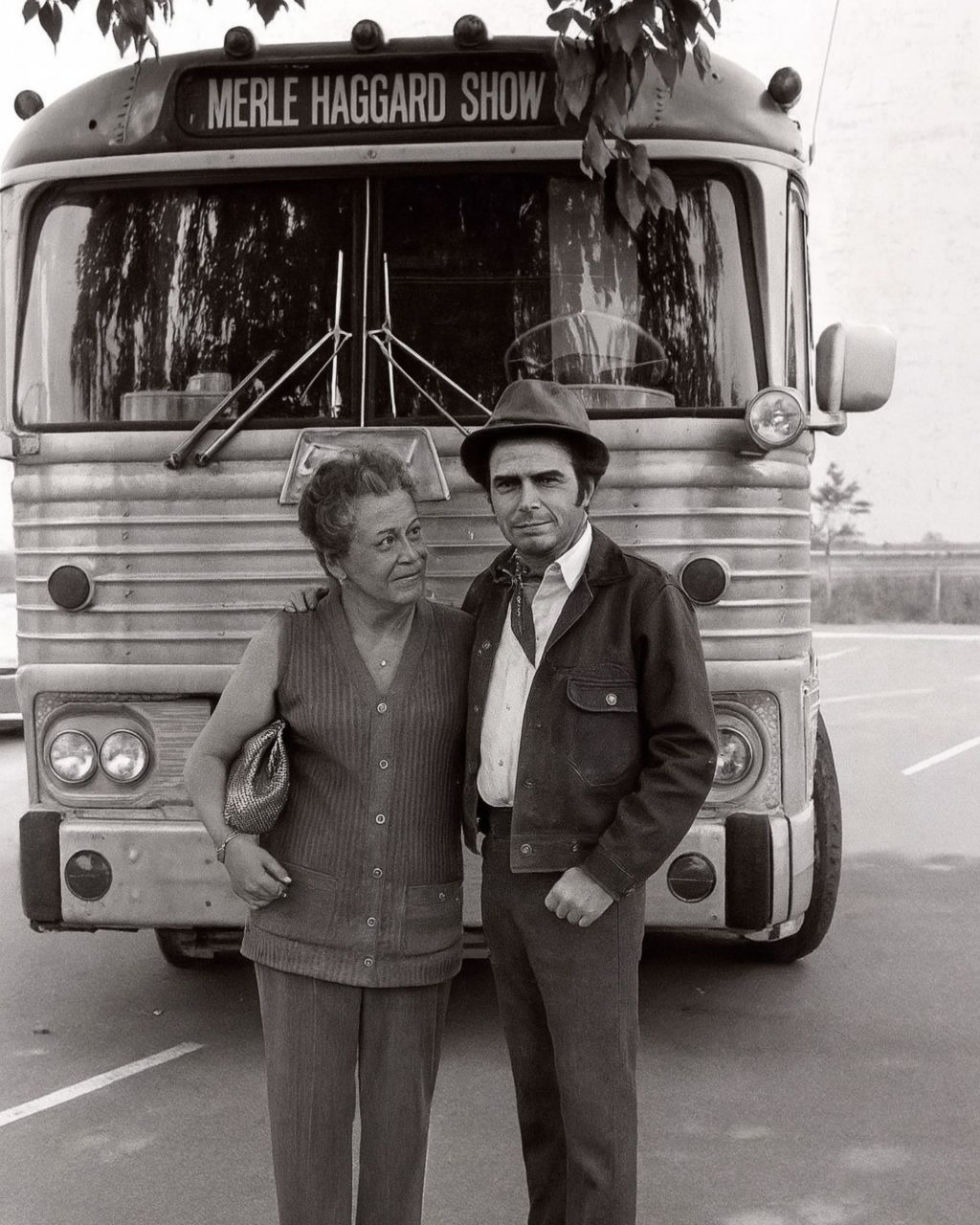 “I never wanted to be a singer.” Merle’s youth was a string of mistakes ...