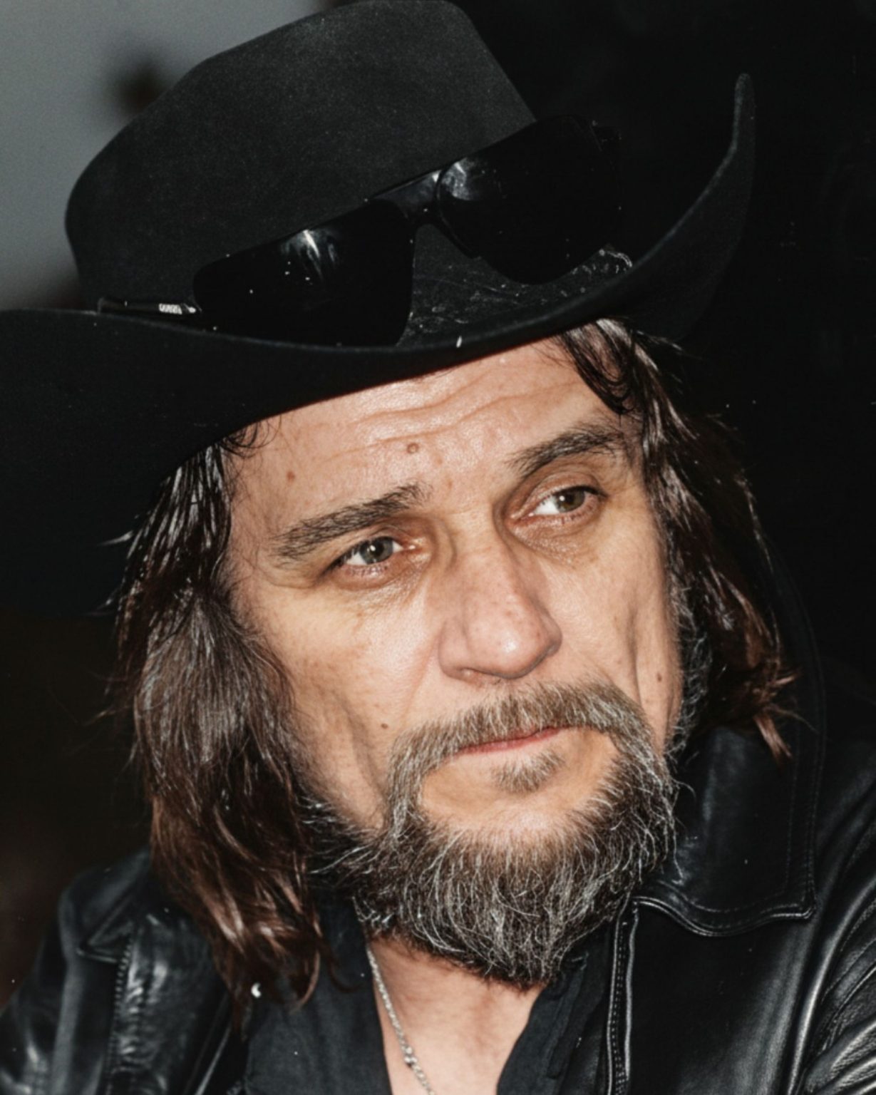 1975 — ONE DRIVE, AND WAYLON DREW A LINE IN COUNTRY MUSIC. Driving his ...